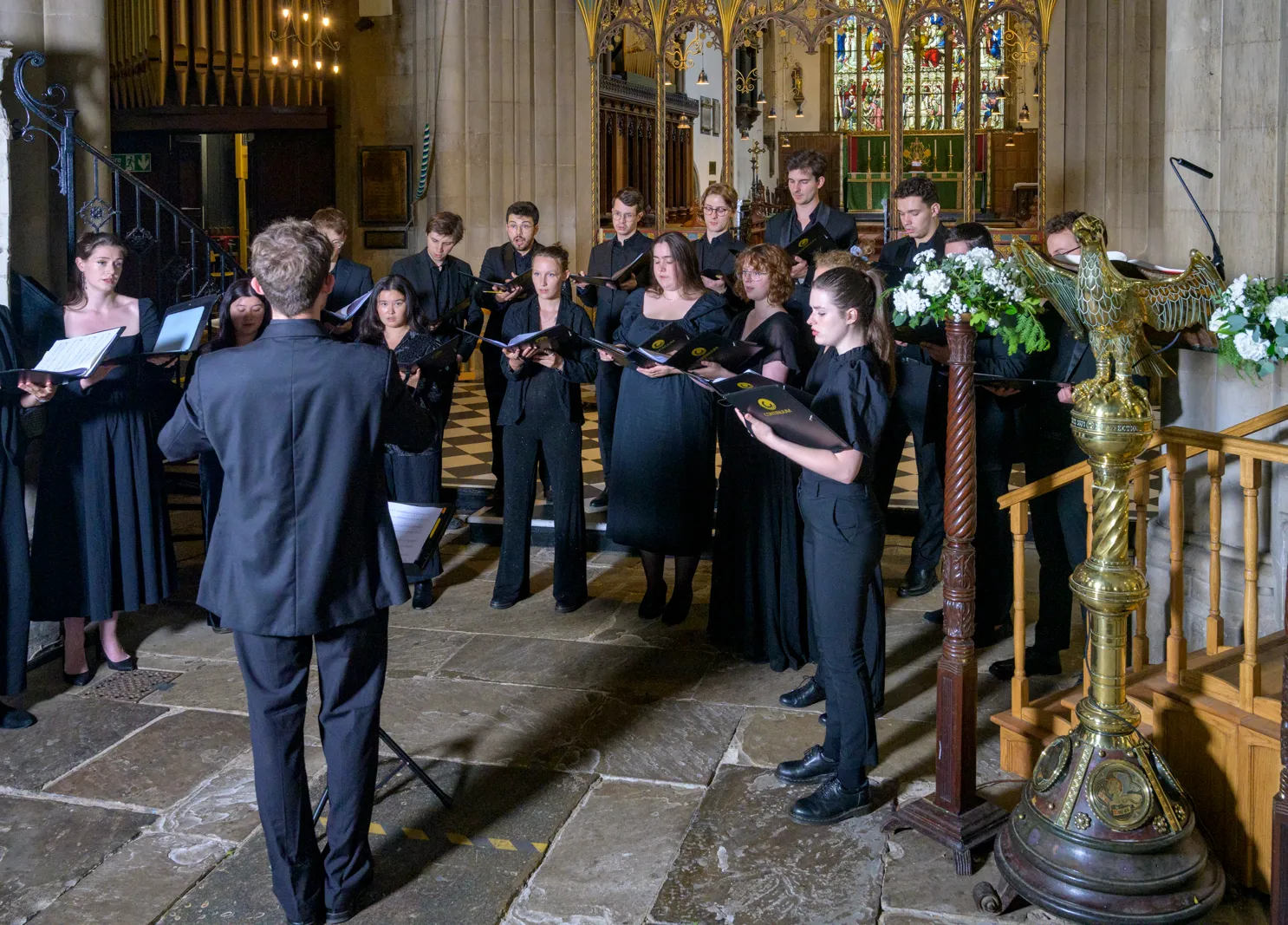 Continuum Choir with conductor Harry Guthrie, performing in Clare ...