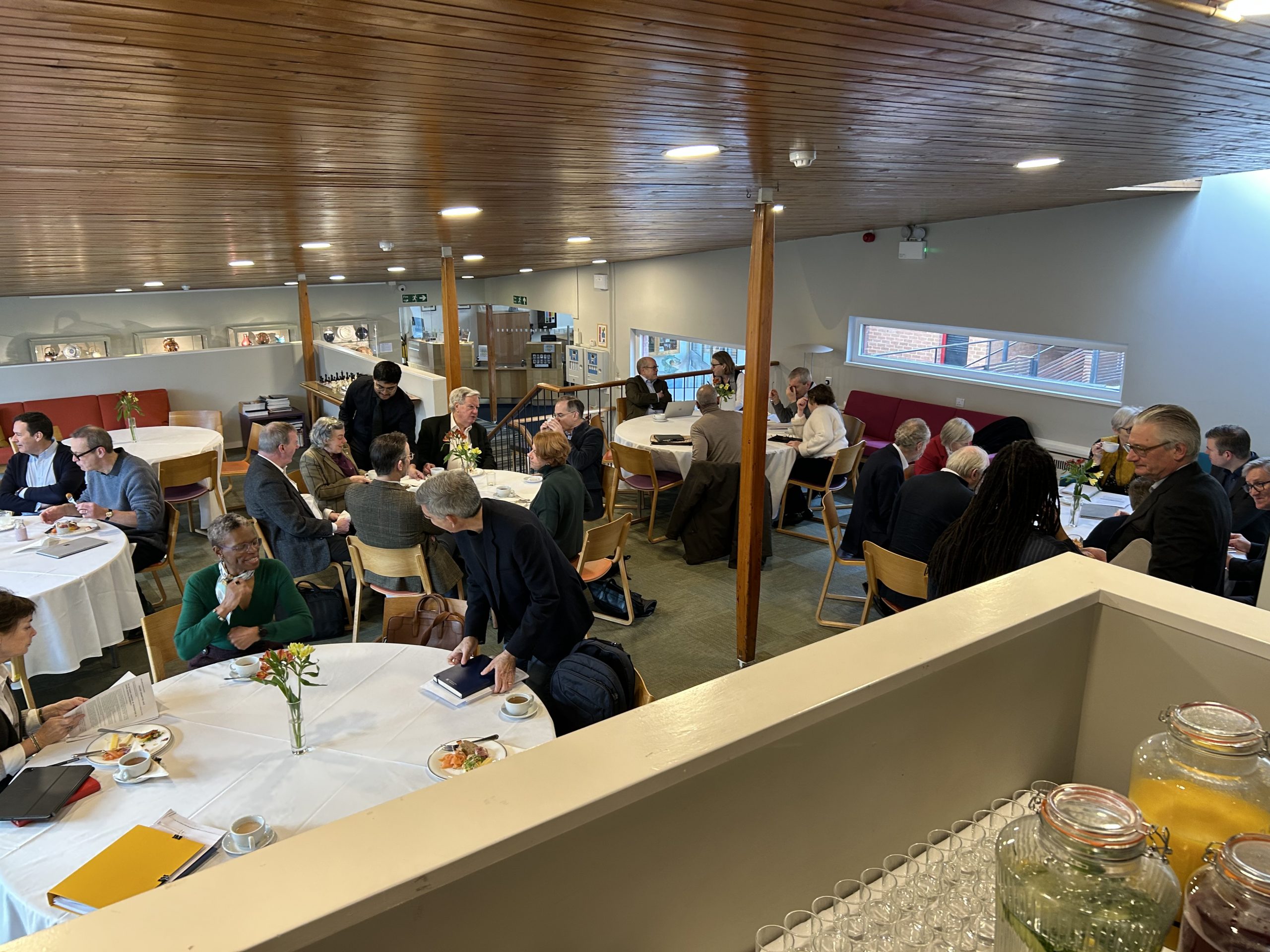 Clare Hall hosts meeting of Colleges’ Committee - Clare Hall